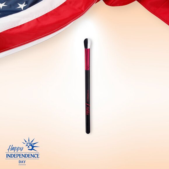 MAC Cosmetics | Makeup | Mac 27s Blending Brush The Disney Cruella ...